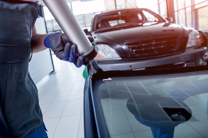 OEM vs. Aftermarket Windshields: Making the Right Choice for Your ...